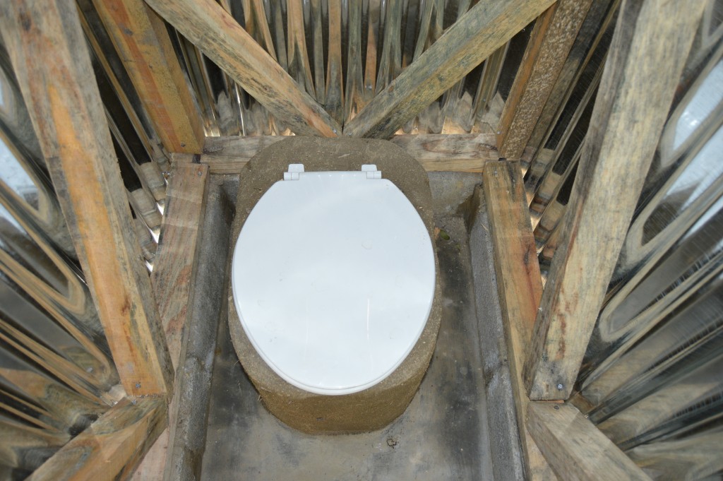 Construcción de letrinas en la comunidad de El Majagual, El Río ...